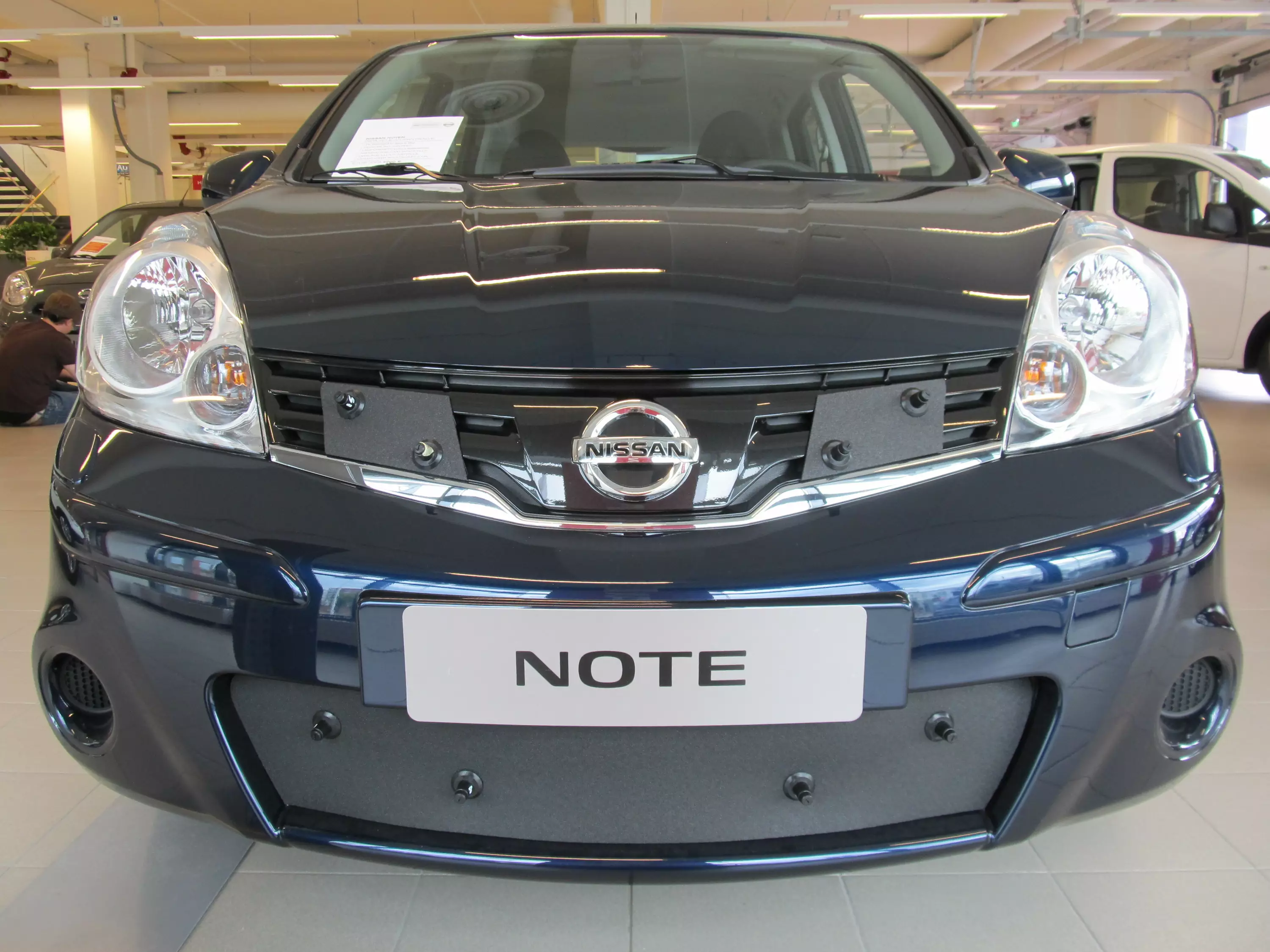Maskisuoja Nissan Note 09-11 - Motormarket verkkokauppa