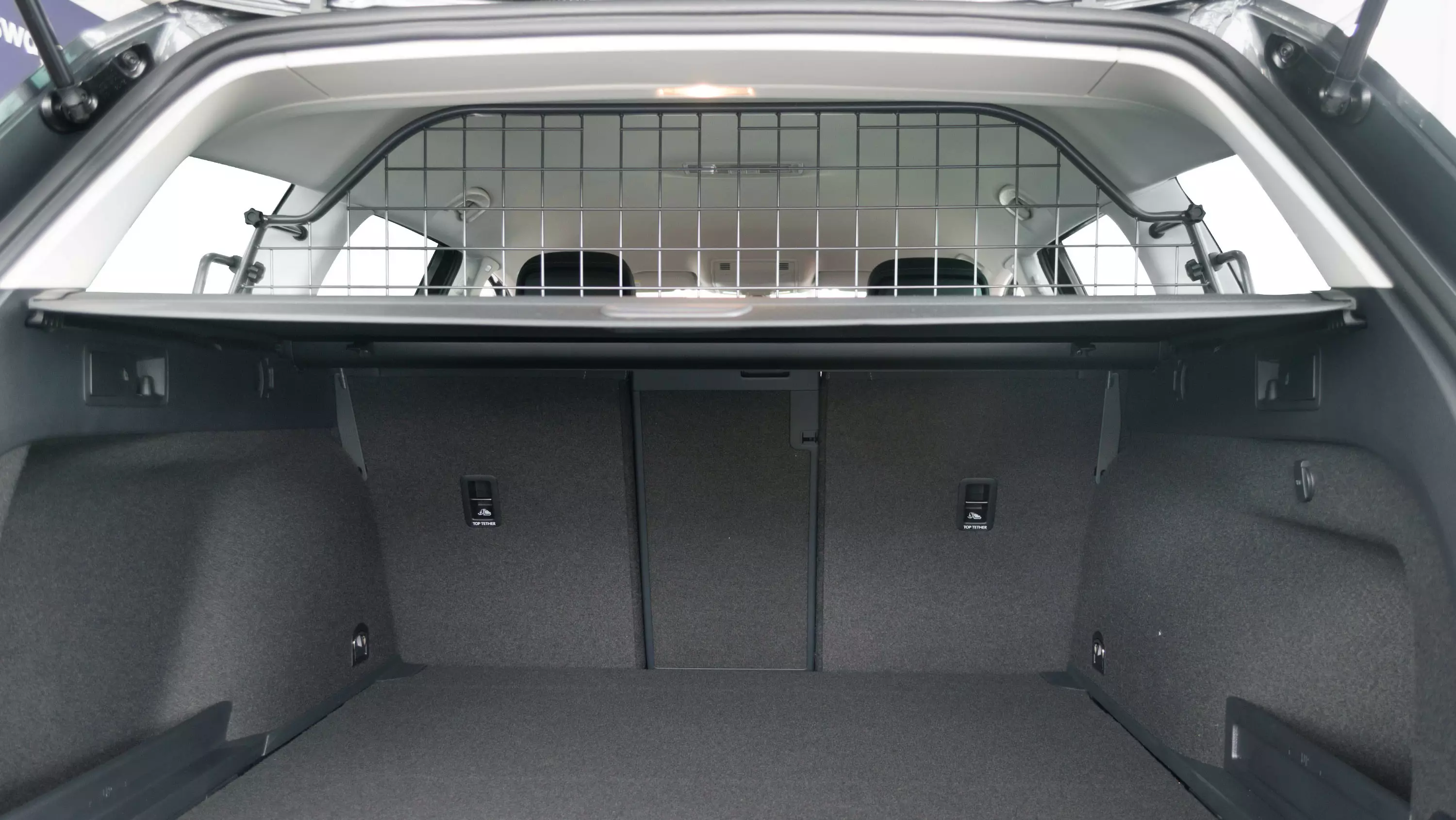 Koiraverkko Volkswagen Passat Variant Ei Kattoluukkua 2015 ...