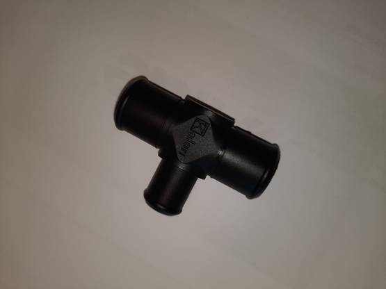 T-kappale muovia, 16x22x22 mm - Motormarket verkkokauppa